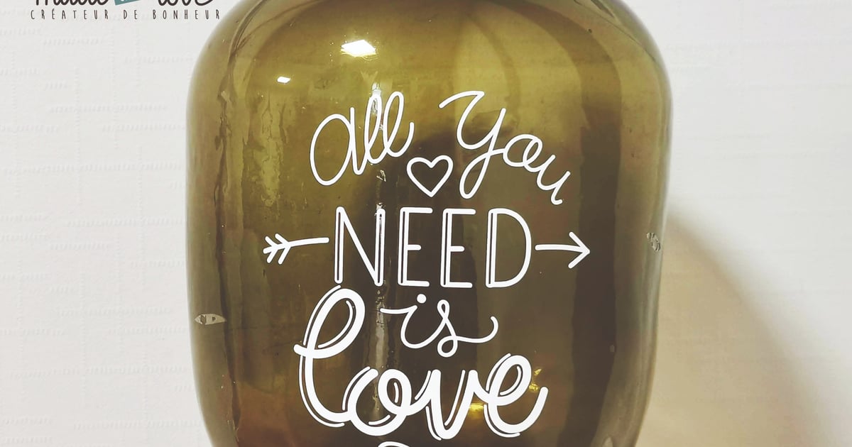 Sticker All you need is love - Stickers personnalisés - Boutique en ...