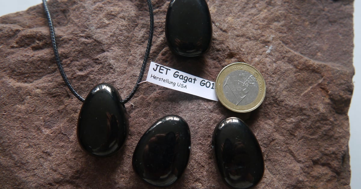 Gagat / Jet - Edelsteine G - Shop | Edelstein-Allerlei Edelsteine ...