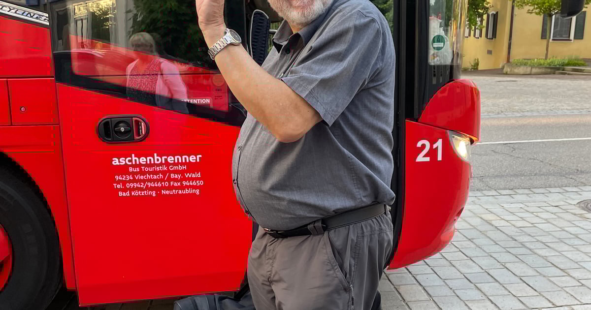 Unser Pfarrer | Kiju und Fago Bodenwöhr