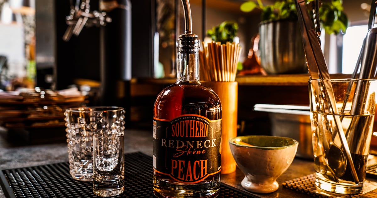 Southern Peach 35% - Redneck Shine - Shop | Europas größter Redneck Store!