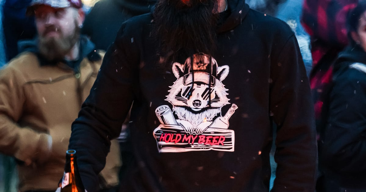 (G) Hold my Beer Hoodie - Redneck Brothers - Shop | Deutschlands ...