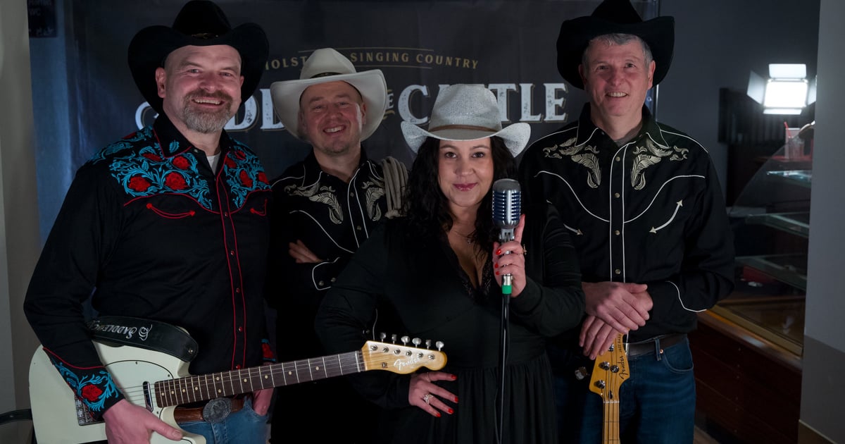 Holsteins singing Country | Saddle the Cattle